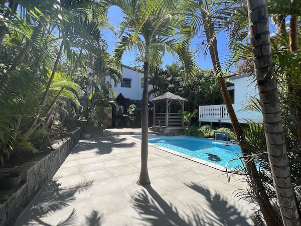Chez Ti Pêcheur\nappartement T2 Dans Une Belle Résidence Créole Sur Saint-pierre - La Réunion